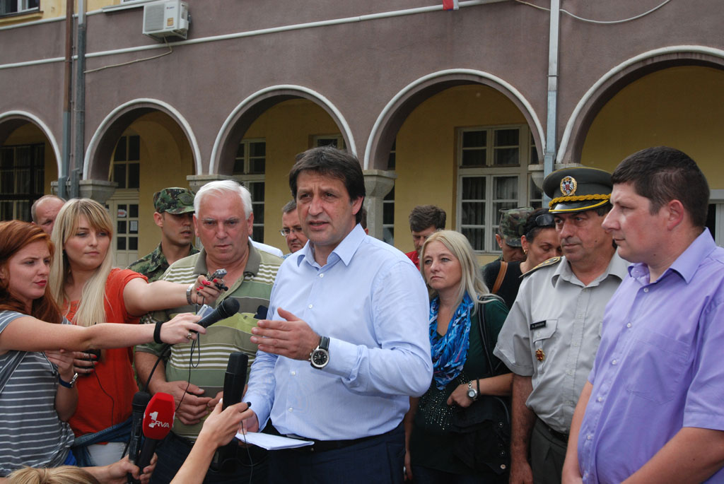 Minister Gasic and General Dikovic visited Krupanj | Ministry of ...