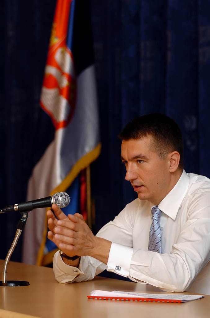 Spasojevic gives a lecture to ISSNI attendees | Ministry of defence ...