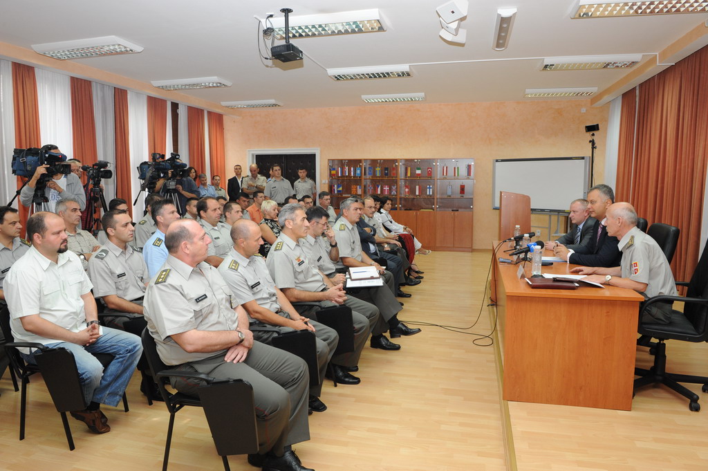 Minister attends preparations for Chad | Ministry of defence Republic ...